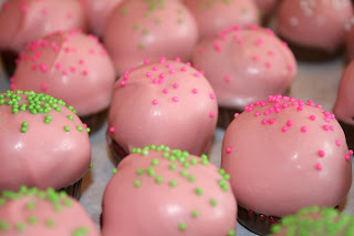 everything to entertain: Cake Bites