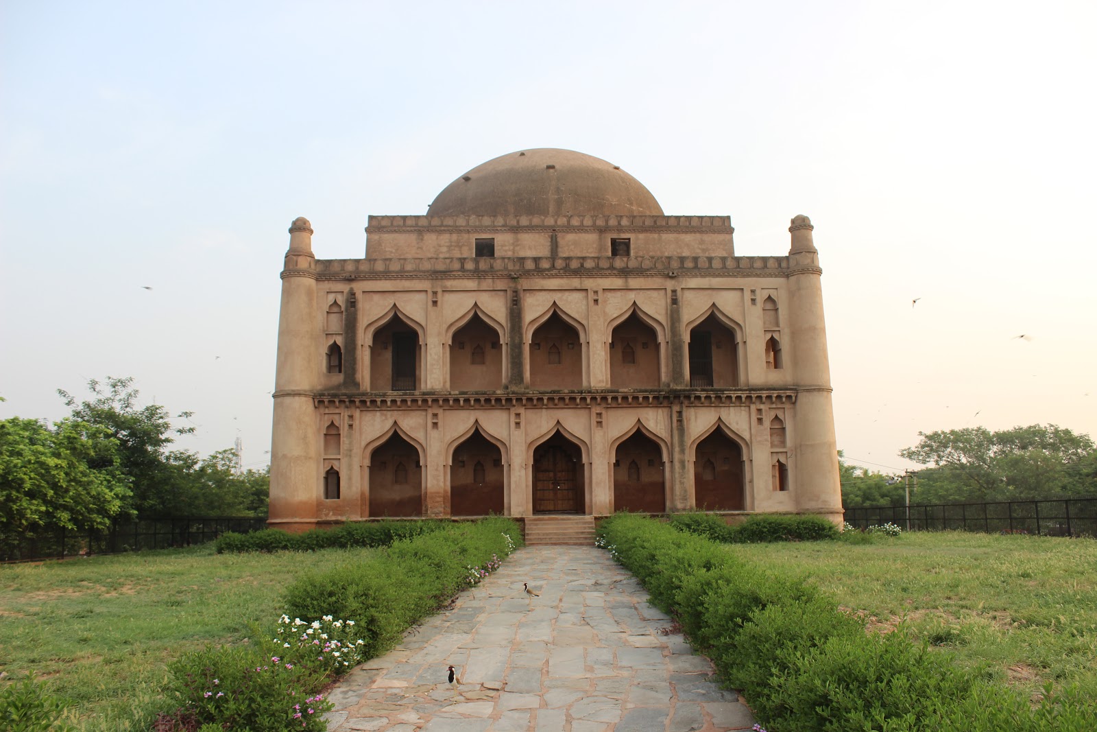 Climber & Explorer: Places to visit in Narnaul: Chor Gumbad