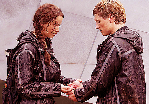 Universo de Casais: A História de Katniss e Peeta Universo de Casais: A História de Katniss e Peeta