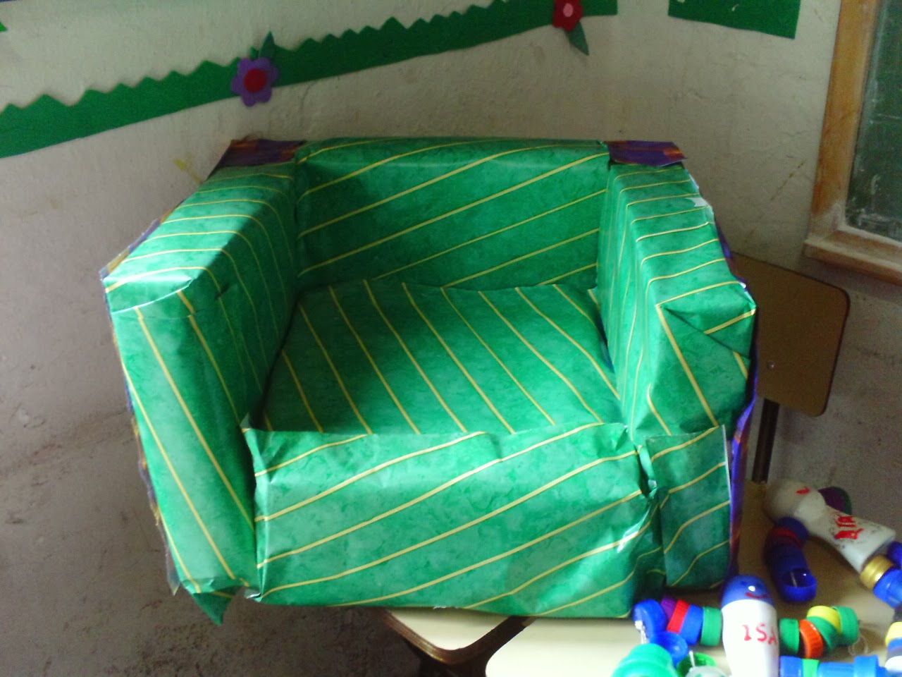 Cantinho da Professora Mônica: Sofá feito com Caixa de Leite