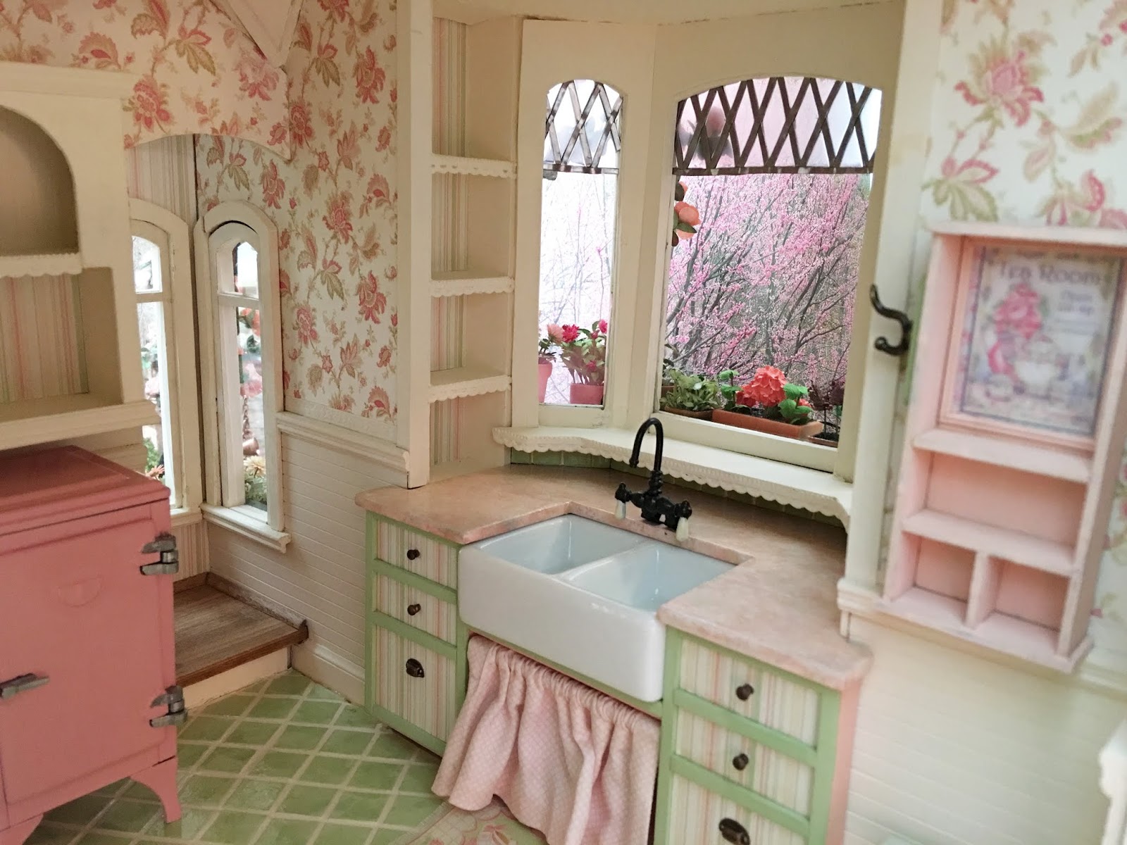 My Miniature Madness: The Storybook Cottage Kitchen Appliances Take II