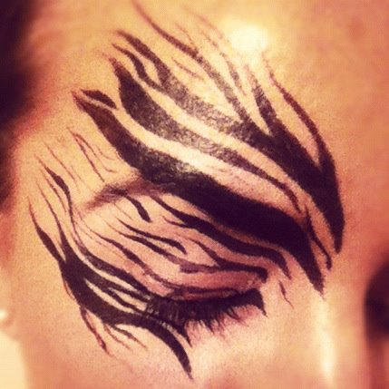 zebra eye makeup | Zebra makeup, Eye makeup, Movie makeup