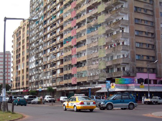 Prédios dos quadrados no Alto Maé - hipótese Egreja e Escola Inglesa de ...