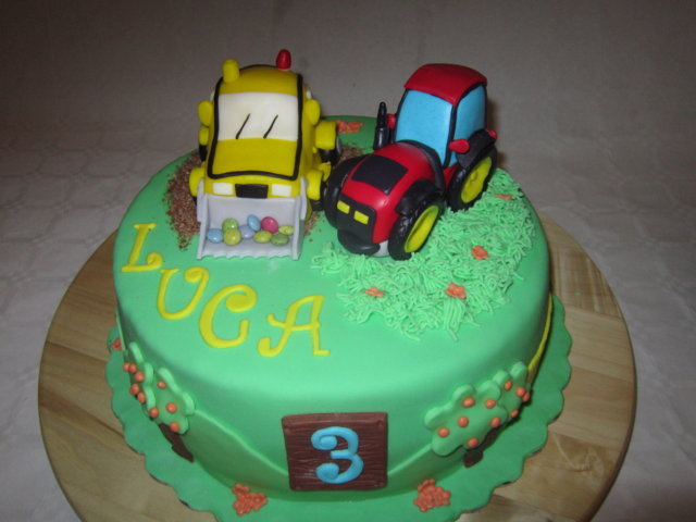 LODOCAKE: Torta trattore e ruspa