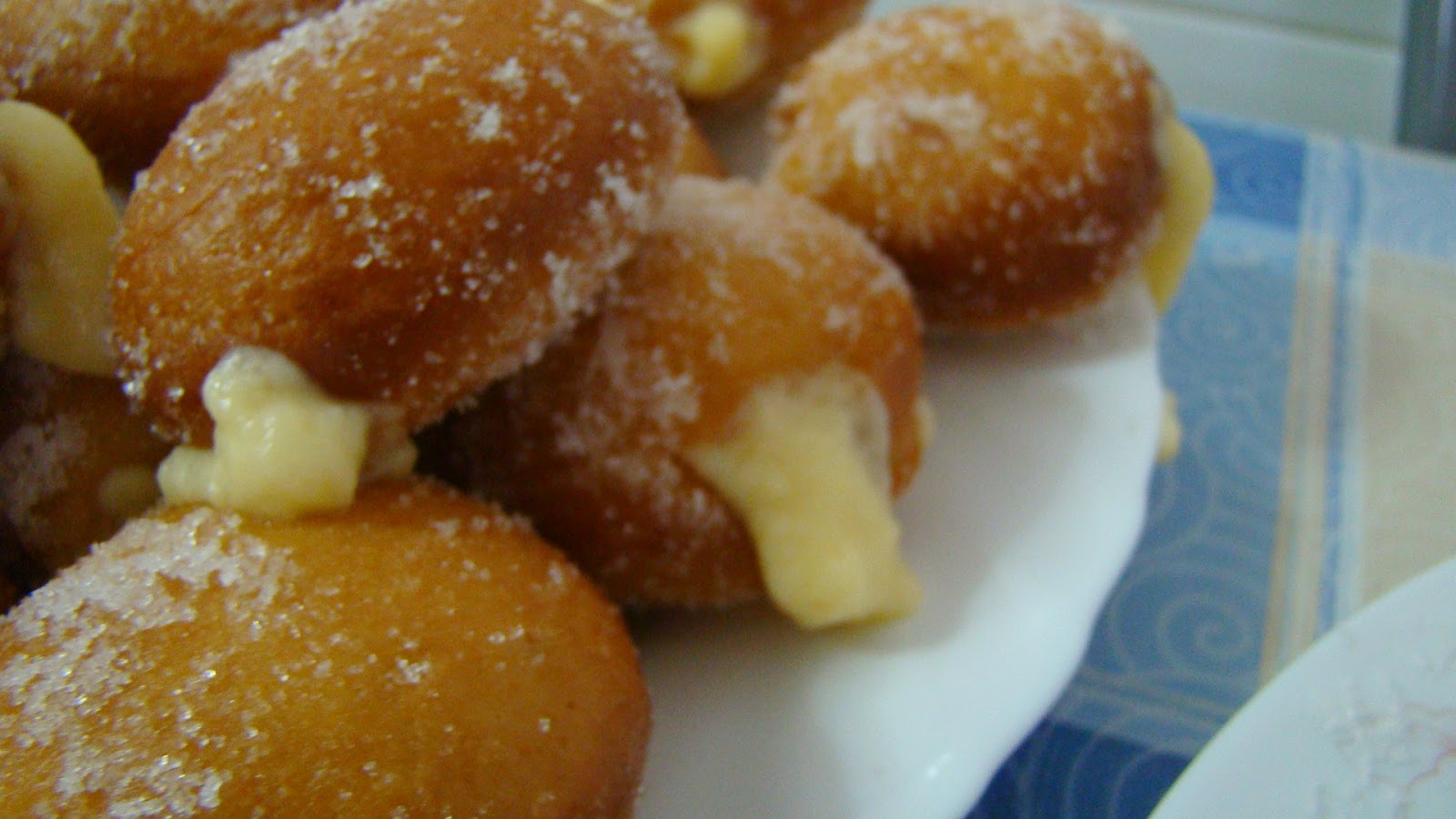 Con la masa en las manos: Bombas de crema y mermelada