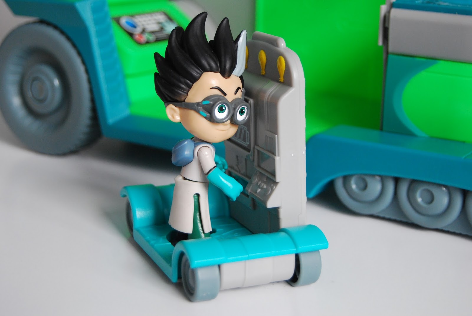 Chic Geek Diary: PJ Masks Romeos Lab Playset - Review & Competition