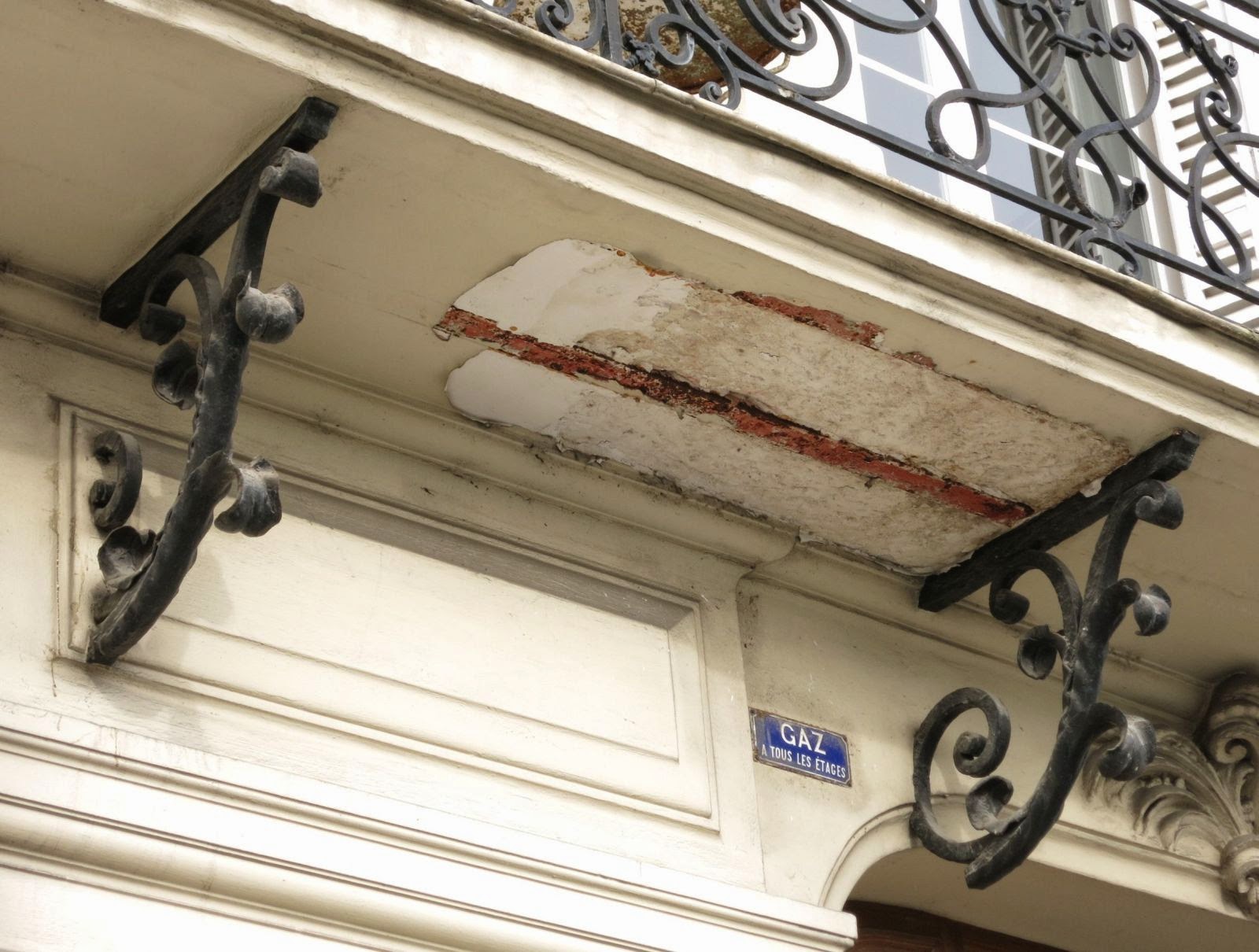 Combien ça porte ?: Balcons - Paris - Consoles métalliques