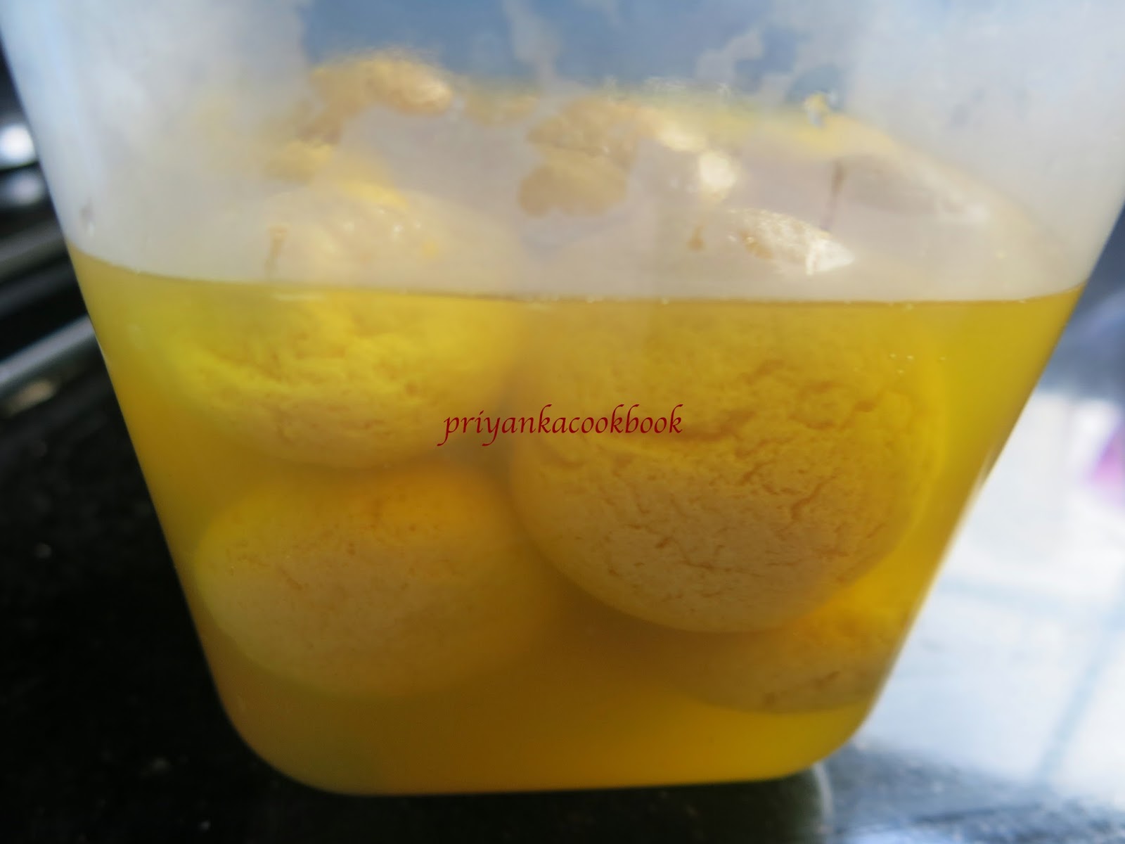 Love 2 Cook: Orange flavoured Rasgulla
