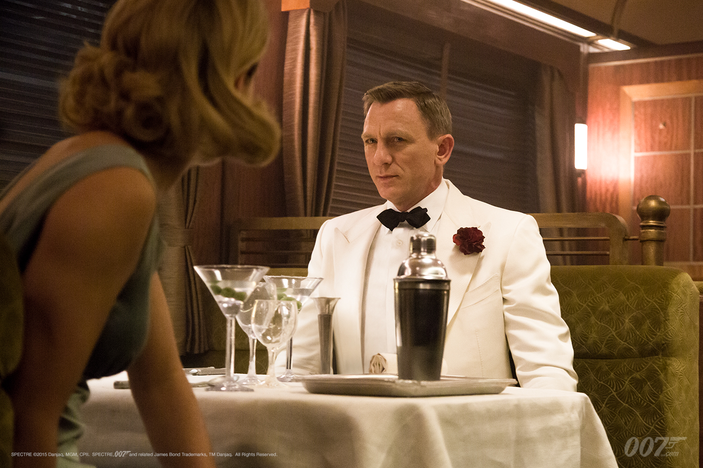 007 TRAVELERS: The costumes of SPECTRE