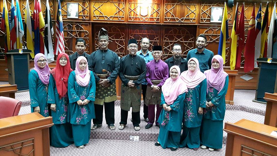 CATATAN SI MERAH SILU: Mengangkat ilmu persilatan menjadi bahan rujukan ...