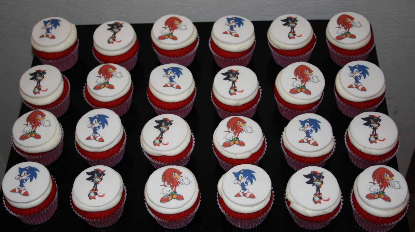 Jacqueline's Sweet Shop: Sonic the Hedgehog, Knuckles, and Shadow Cupcakes