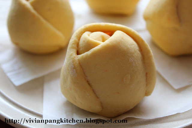 Vivian Pang Kitchen: Yellow Roses/ Sponge Dough Method