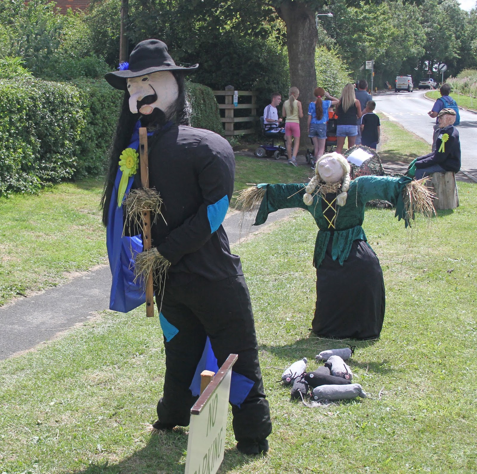 Simon and Karen Spavin: Muston Scarecrow Festival