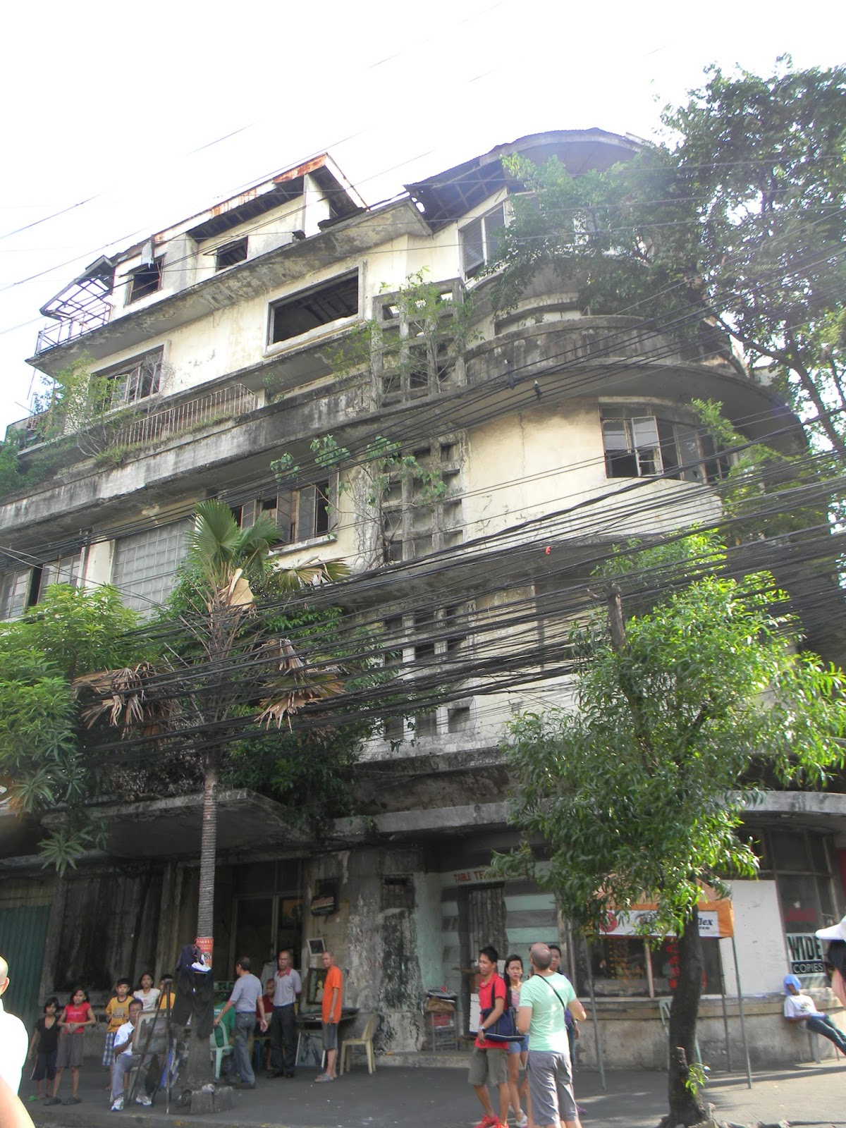 Archduchess Travels: Walking Tour of Ermita and Malate with Carlos Celdran