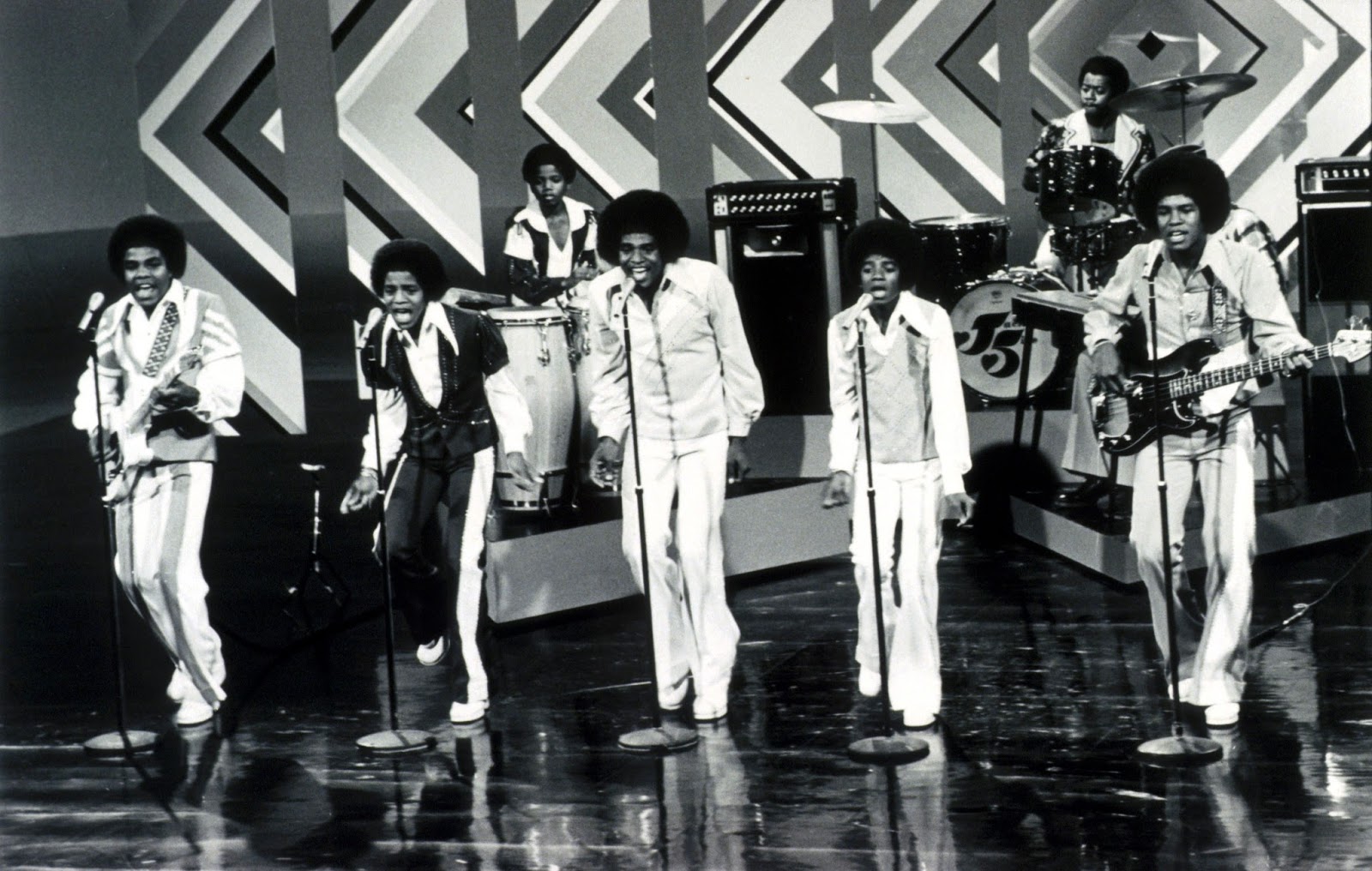 Michael Jackson & Jackson 5 Performing on Soul Train 1973