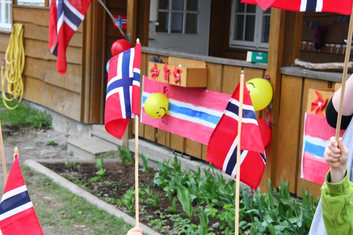 Norlandia Myrertoppen barnehage: 17. mai markering i barnehagen