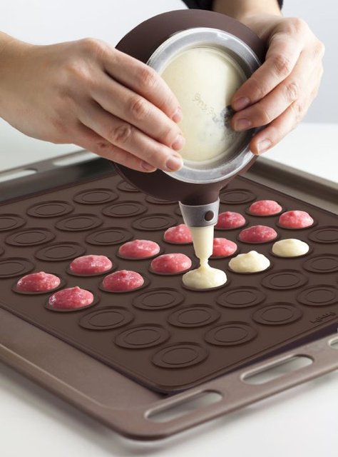 Trés Chic: Macaron Baking Kit