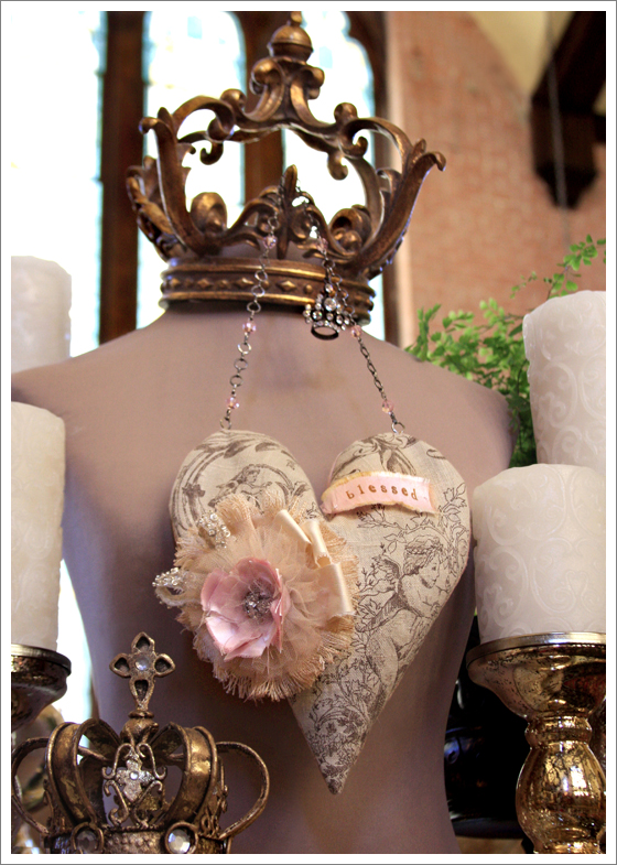 Suzy Homefaker: PRETTY CROWNS