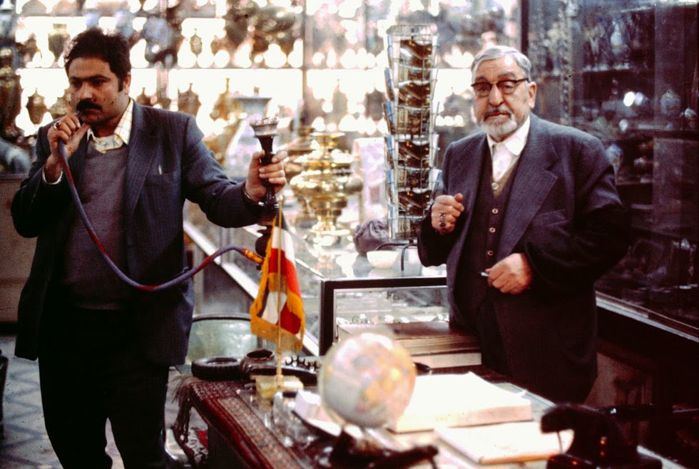 24 Rare and Wonderful Color Photographs That Capture Everyday Life in ...