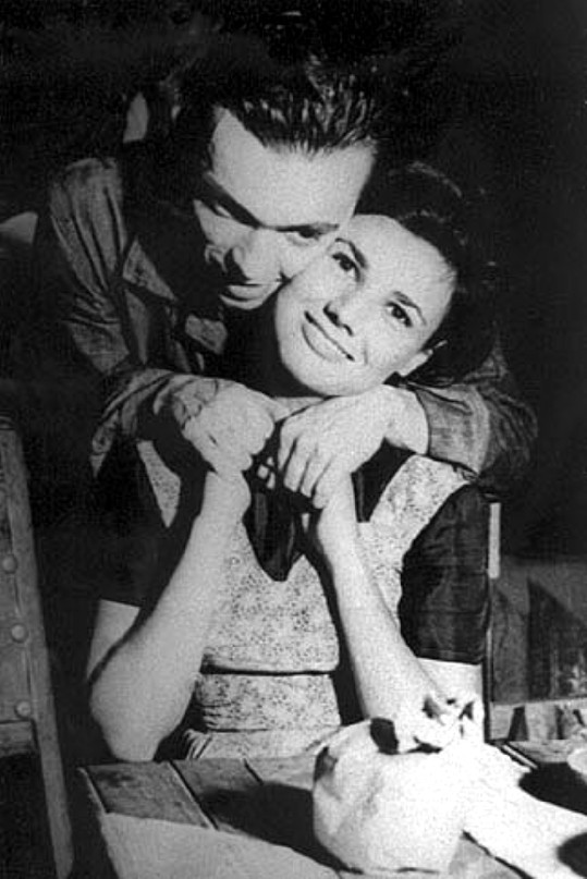 Astros em Revista: GIANFRANCESCO GUARNIERI TALENTO E RESISTÊNCIA