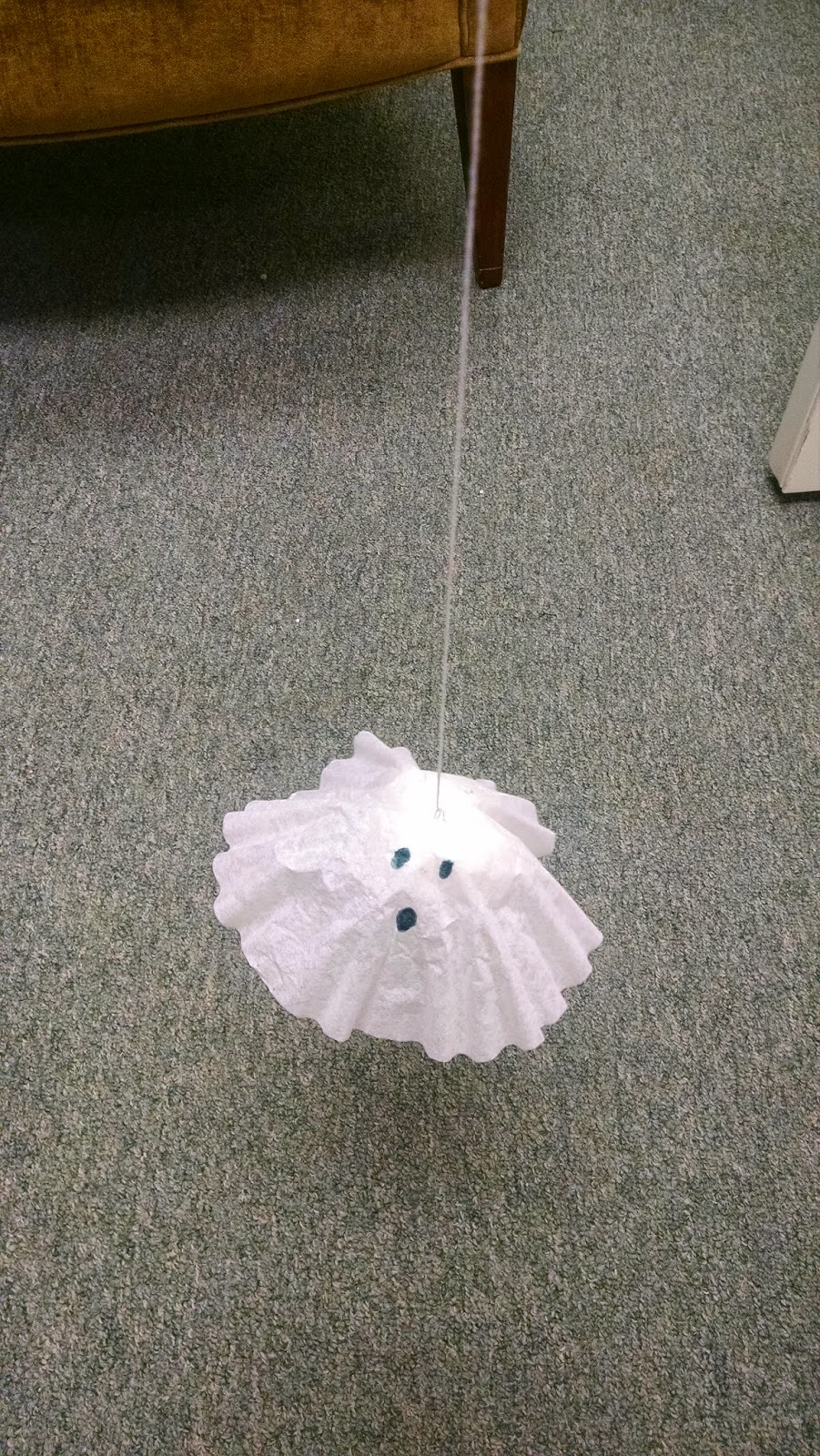 Courtney's Ideas ♫: Kids Ghost on a String Craft