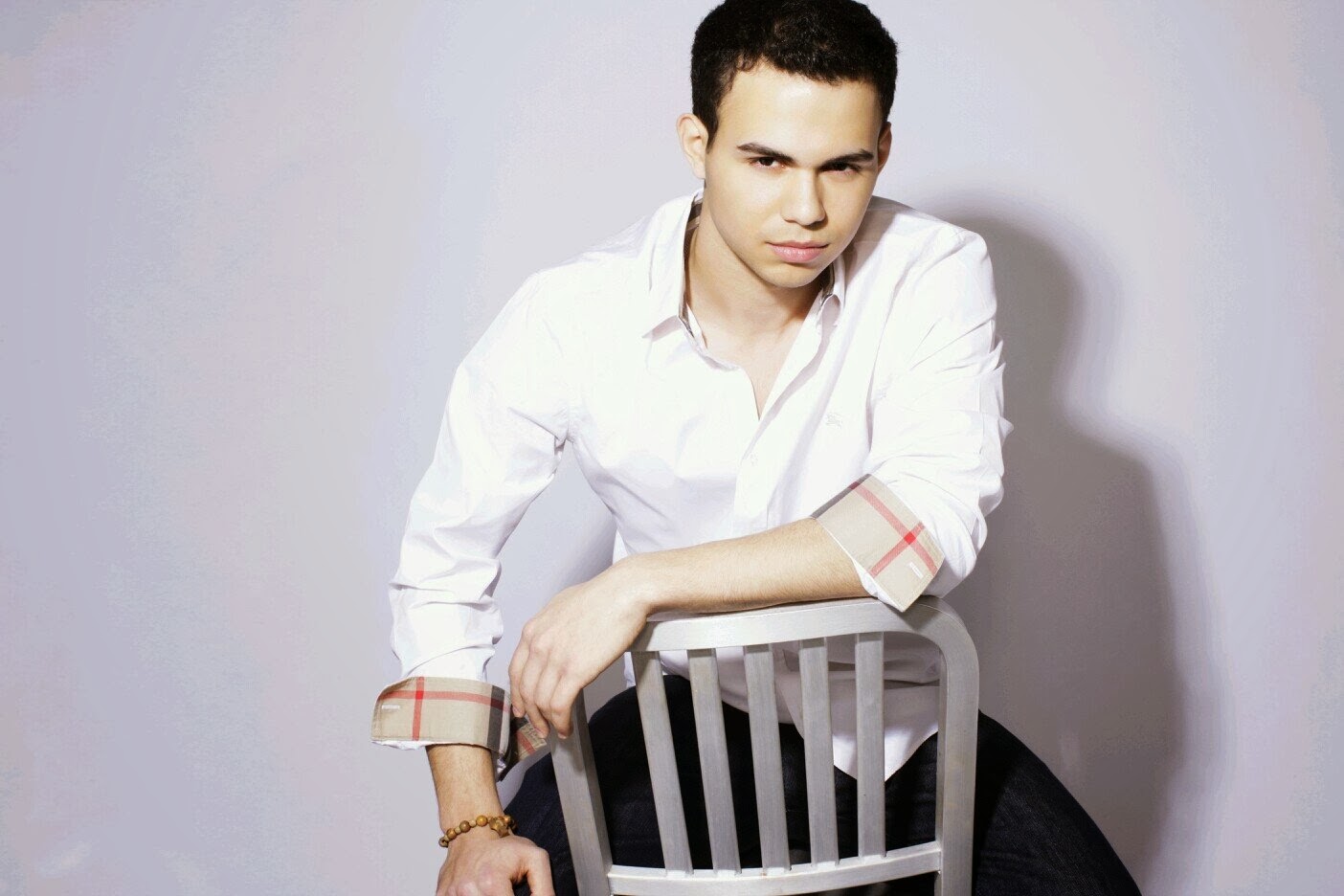 Jason Nika nje prej 10 djemve me hot te revistes "Seventeen" - MUZIKA