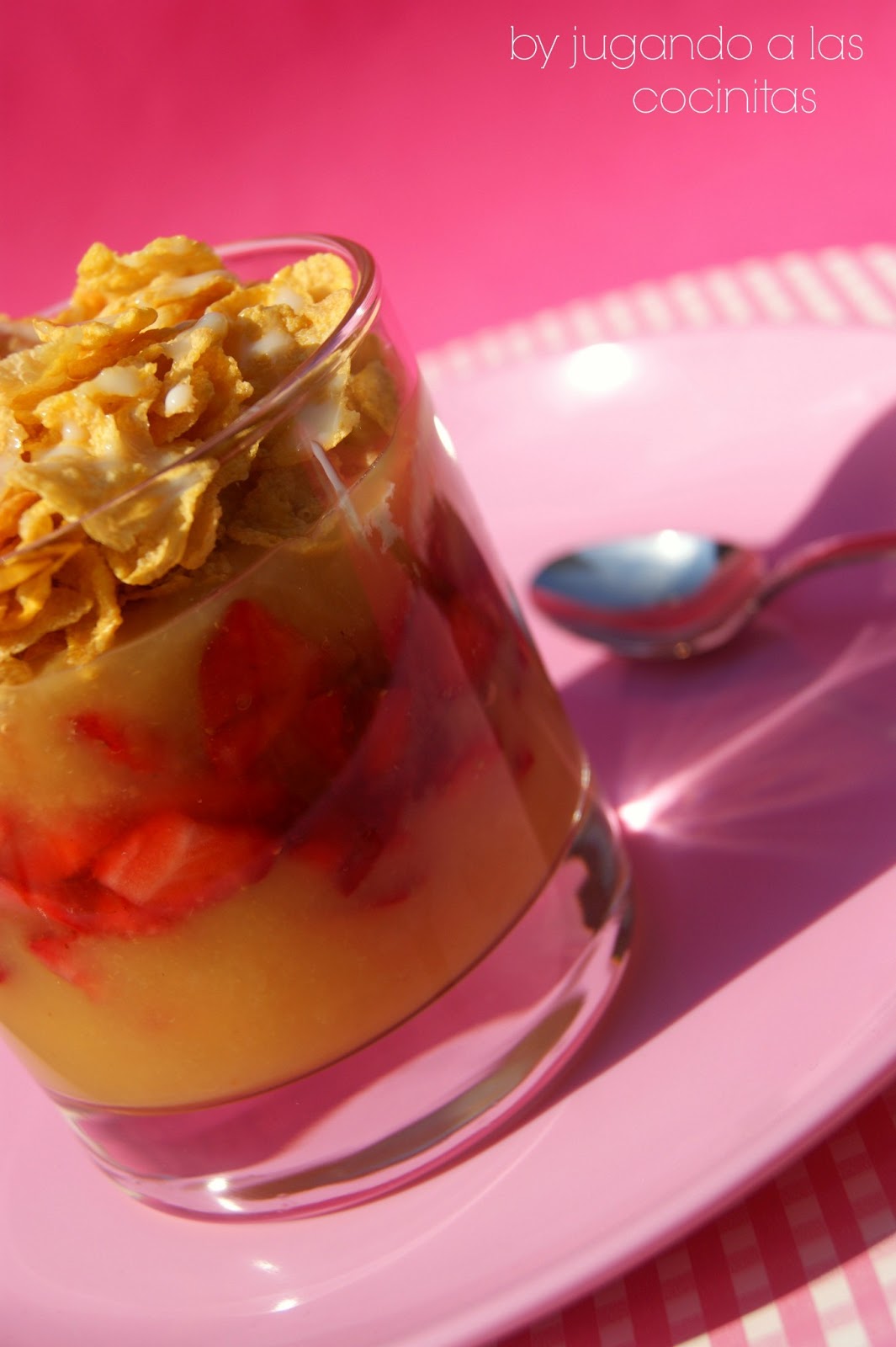 Jugando a las cocinitas: Vasitos de fruta, cereales y leche condensada