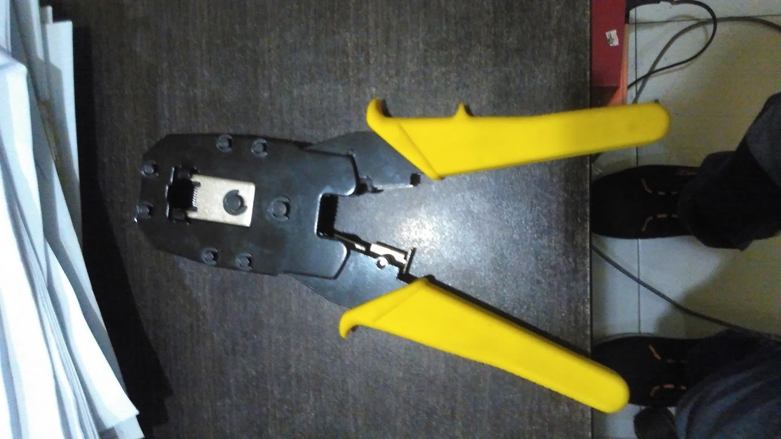 kepo09: Tutorial Crimping Cable UTP Connector RJ45 Sraight Cross