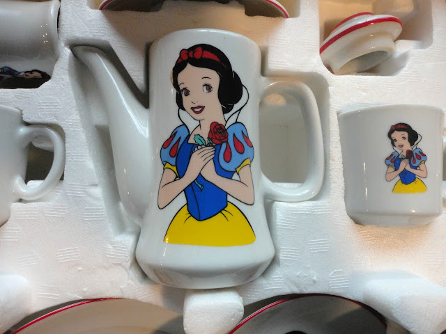 Filmic Light - Snow White Archive: Snow White Tea Sets by Reutter Porzellan