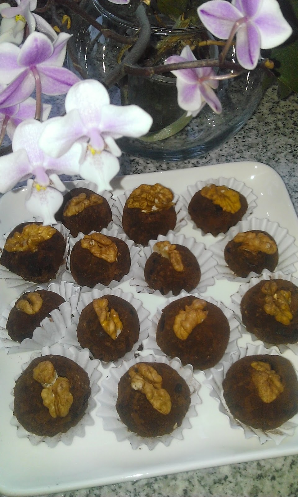 Alminos virtuvė/ Alminos cuisine: Datulių saldainiai, be cukraus