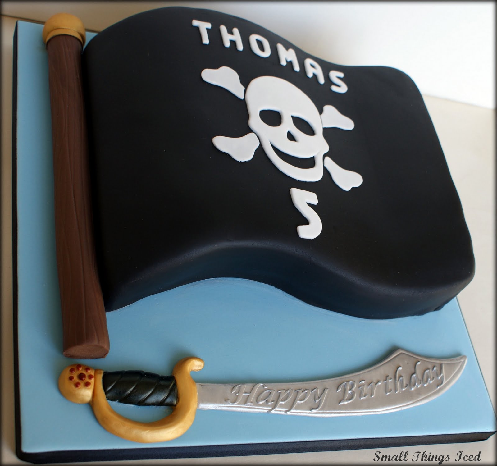 Small Things Iced: Jolly Roger Cake