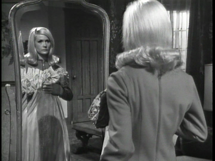 Shadows on the Wall: An Online Dark Shadows Fanzine: Nancy Barrett