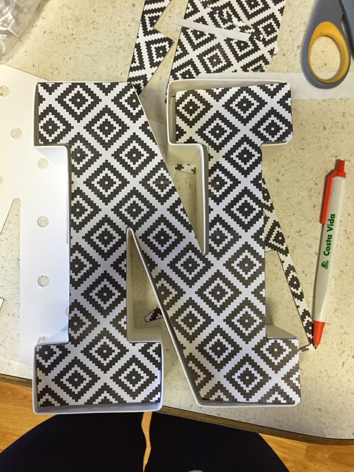 Stand & Shine Magazine: Make Your Own Marquee!