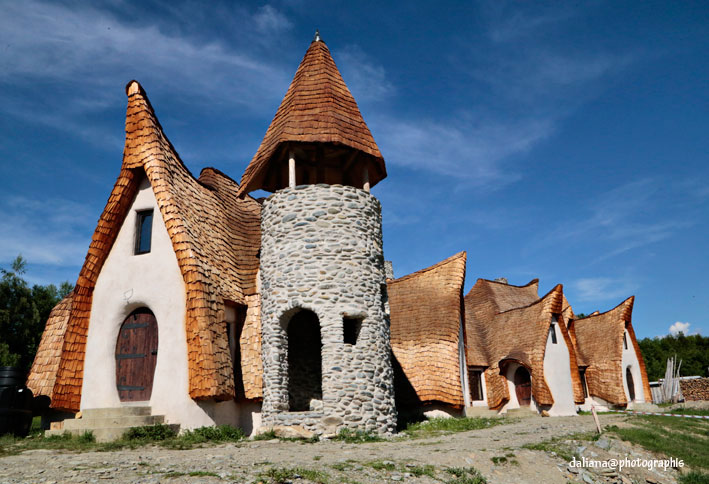 Photographis: The Clay Castle - Castelul de lut Valea Zânelor