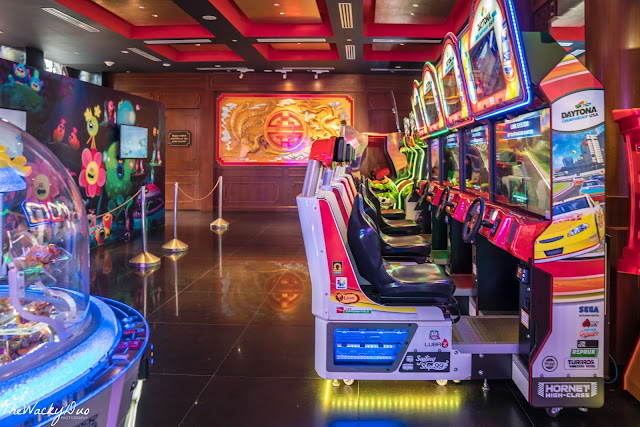 Hollywood China Arcade @ Universal Studios Singapore - TheWackyDuo.com - Singapore Lifestyle Portal