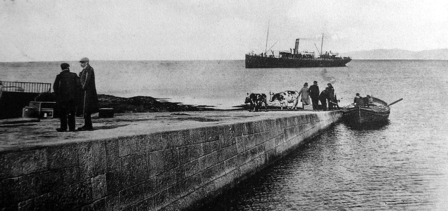 Tour Scotland: Old Photograph SS Hebrides Colonsay Scotland