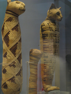 by rios: WRAPPING -MUMMIES FROM V&A.