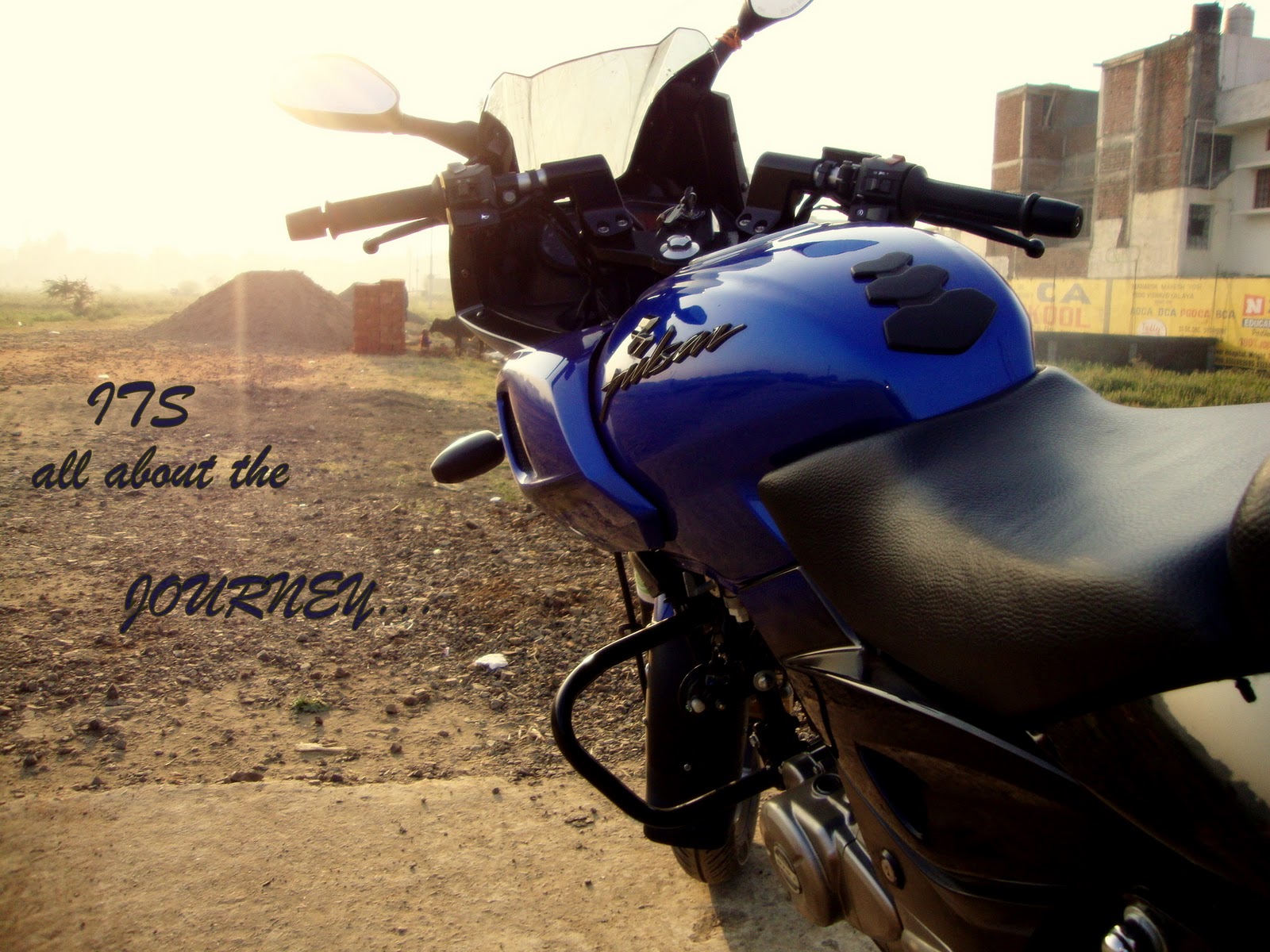 GET inn...: pulsar 220 new model BLUE BLACK chrome ( dual color ) price ...