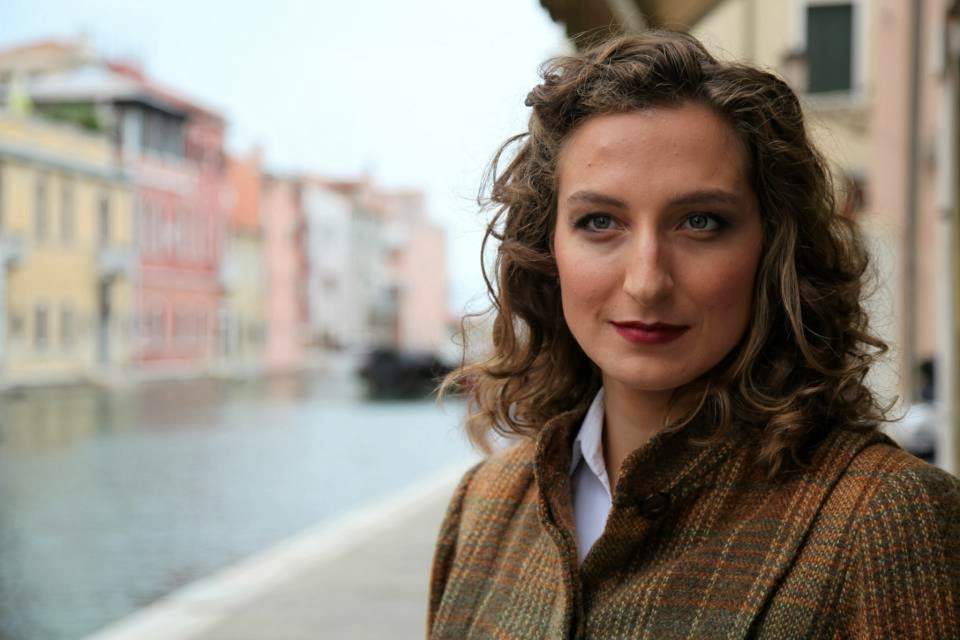 Anna Lazzarini: Costumi