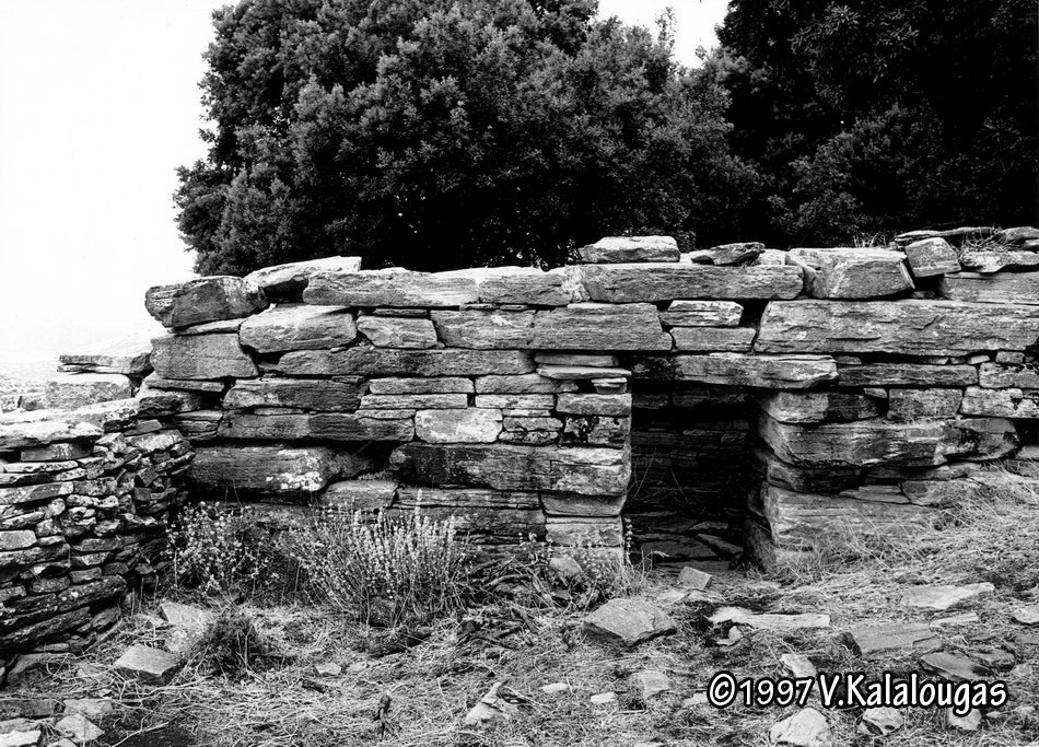 Τα Δρακόσπιτα της Εύβοιας - The Dragonhouses of Evia, Greece ...