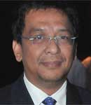 LA SOLIDARIDAD: Arnold Padilla falls