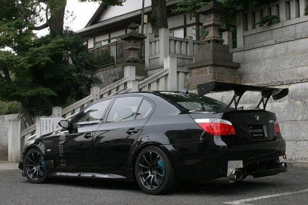 BMW M5 Modified for Sports - Automotive Car Center