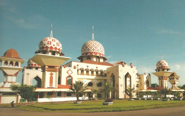 Wisata Religi Masjid Al Markaz Al Islami Di Maros Sulawesi Selatan ...