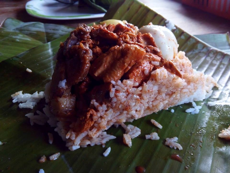 Experience Carmona!: Aling Nene's Special Binalot in Carmona