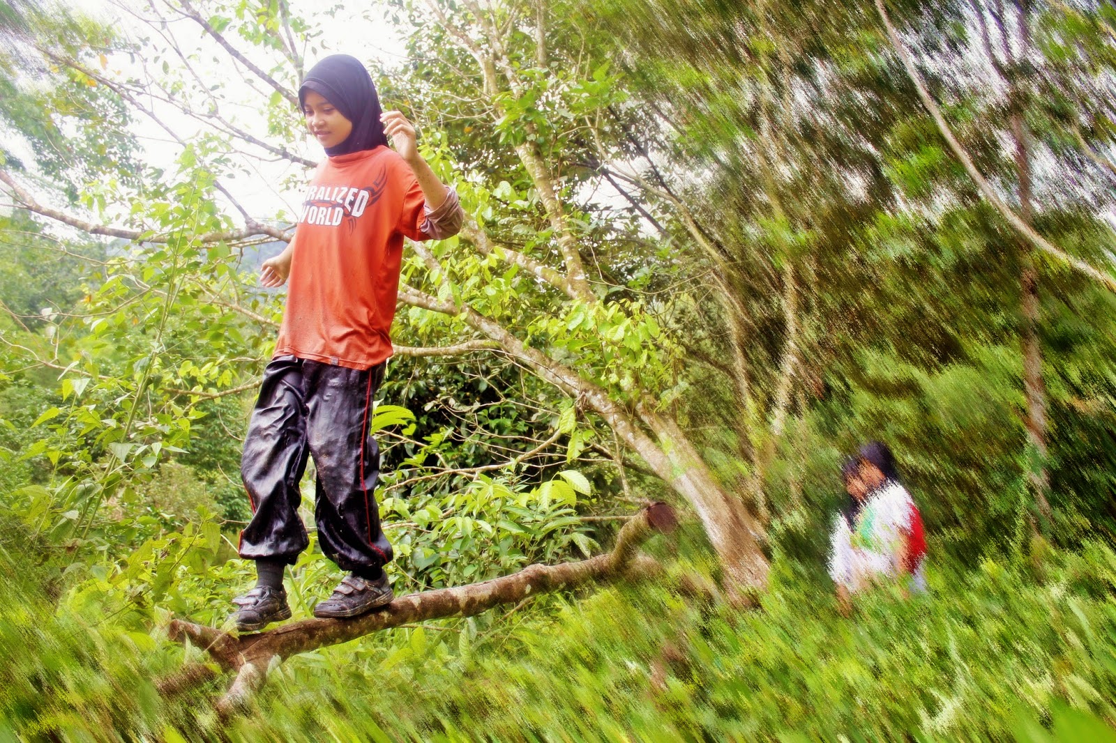 Satu Perjalanan...Dari Lensa Kehidupan: Perkhemahan : Merentas Halangan