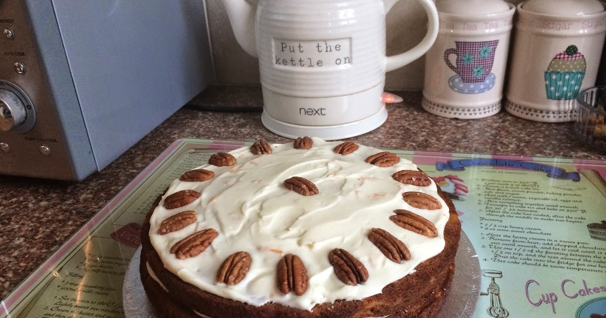 Mrs Bishop's Bakes and Banter: A Perfect Weekend Bake: Hummingbird Cake