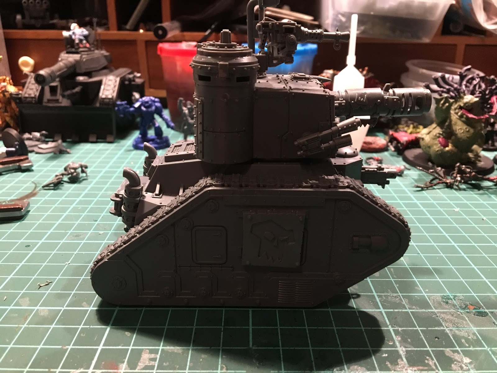 ...of Miniatures and Scale Models: Ork Loota (Leman Russ Conversion)