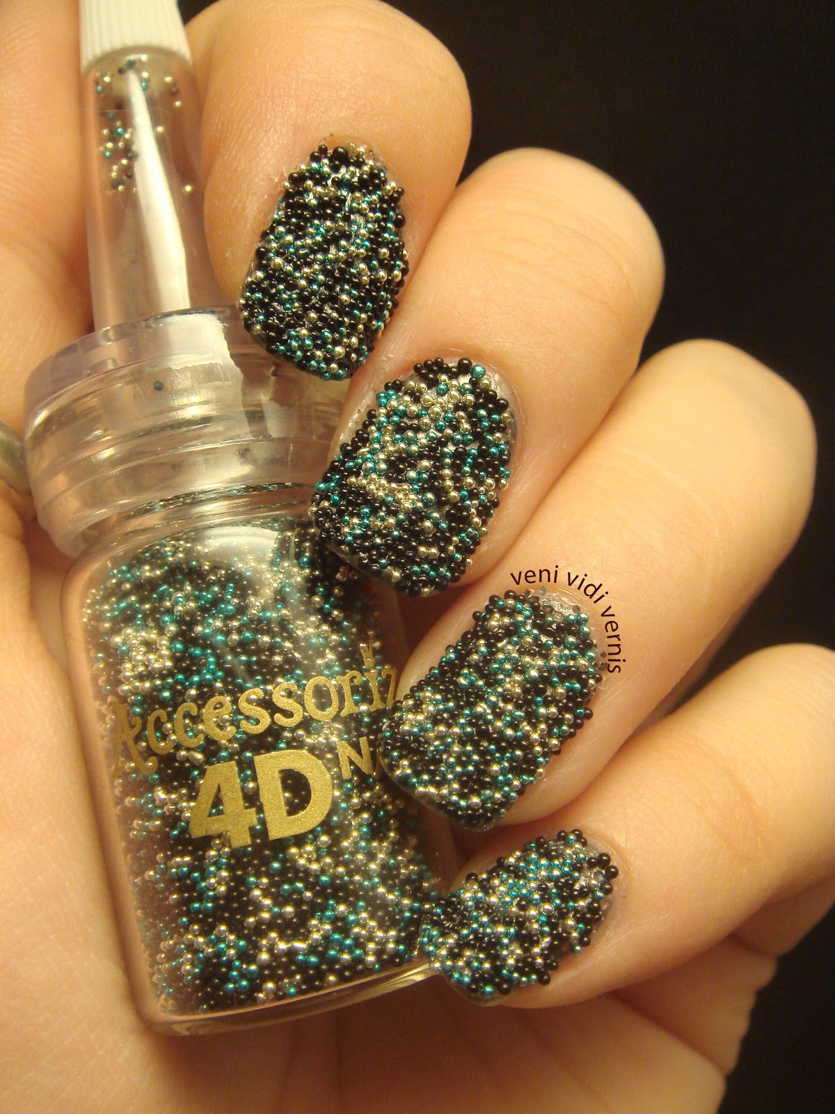 Veni Vidi Vernis: Accessorize 4D Nails in Stardom