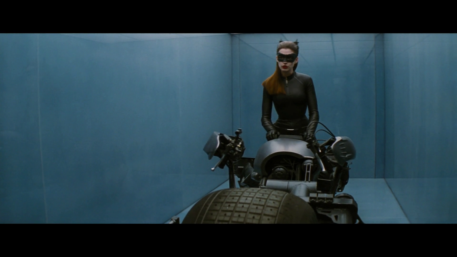 Leather Beauty: Screencaps Post-The Dark Knight Rises-Part 2