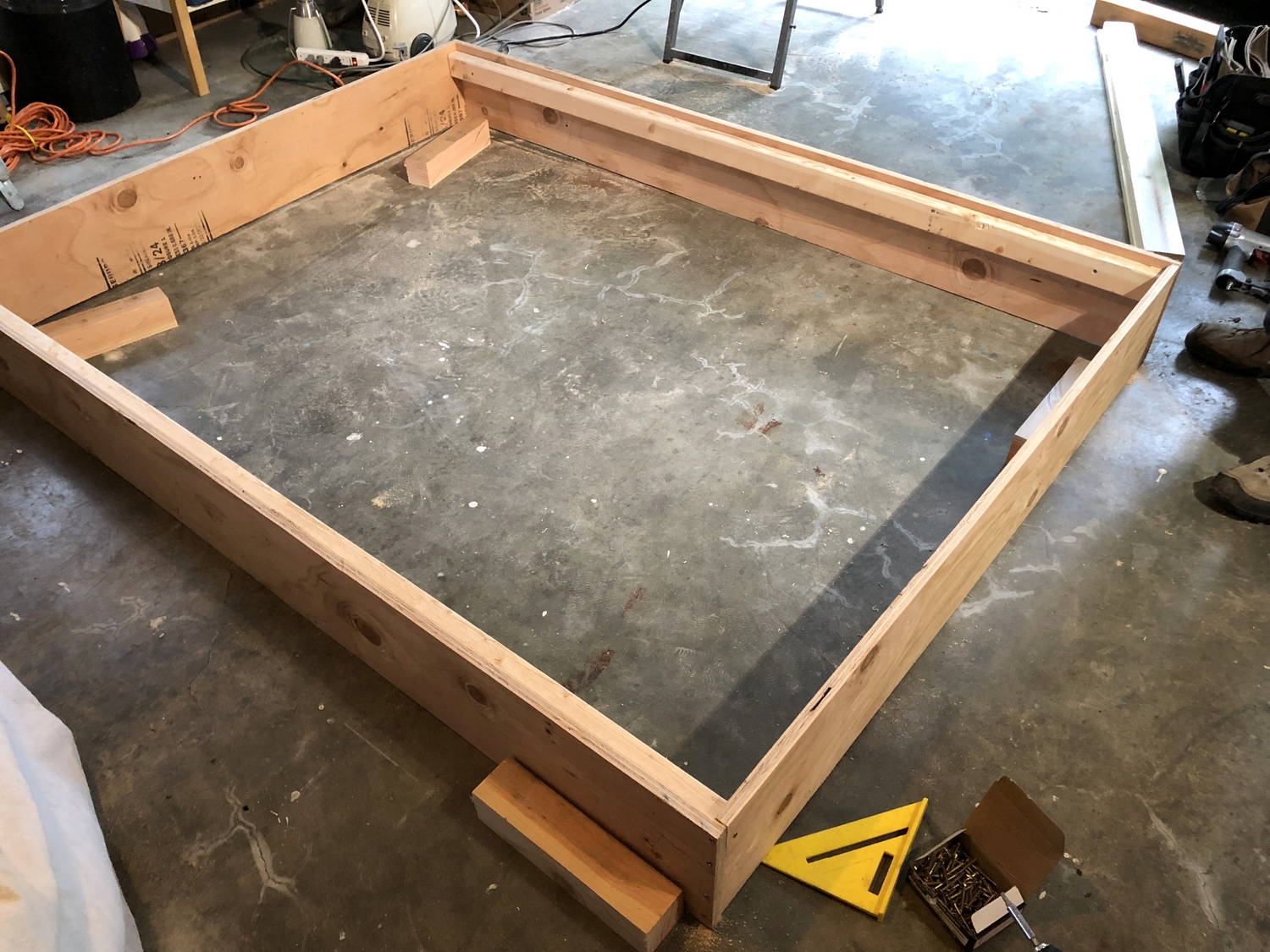 DIY upholstered & slipcovered bed tutorial / Create / Enjoy